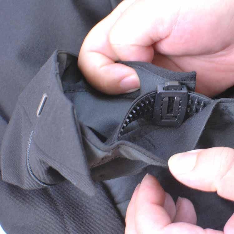 秋冬梅春用シングル2BブラックスーツIR7000 A7サイズのみ 礼服 喪服 冠