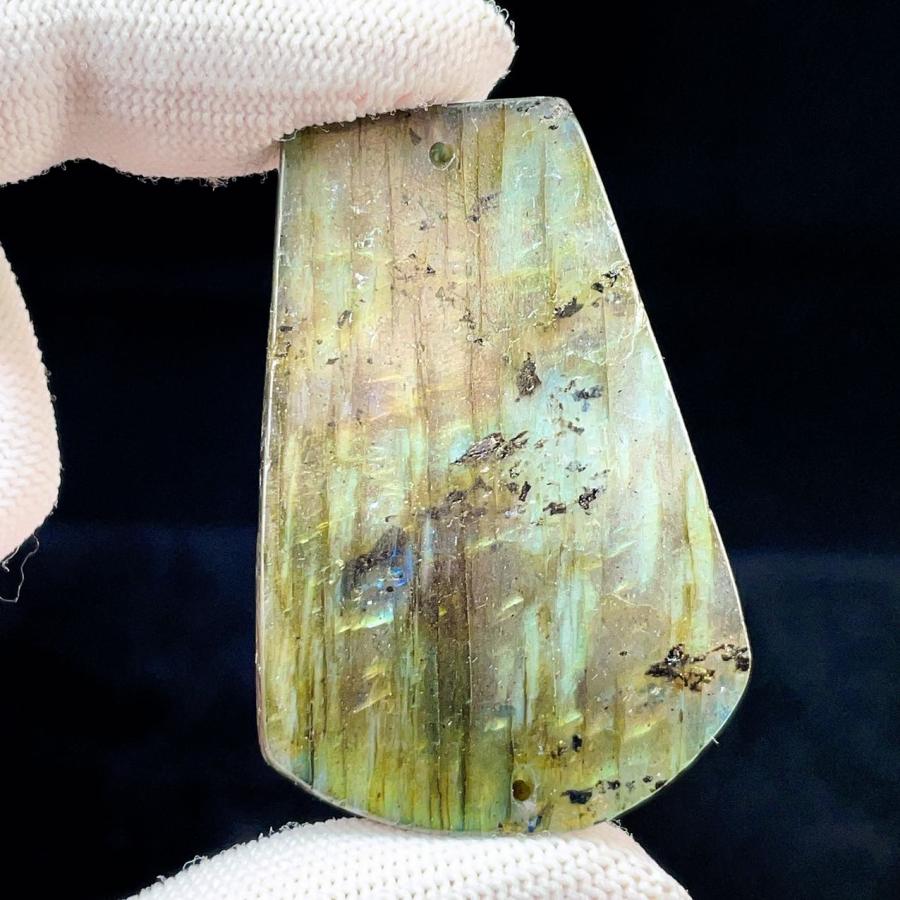 PROME 天然石 一点物 特別仕様品・ラブラドライト・彫刻品・上下の穴・使い方動画付き（ネックレス ＆ ペンダント＆ブレスレット多用型）A00397 : 天然石工場直売店 PROME ...