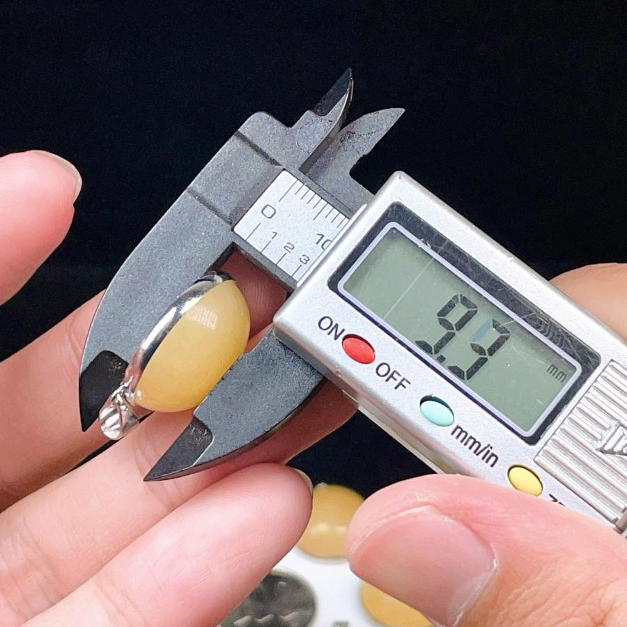 PROME 天然石 アラゴナイト・白銅・ペンダントトップ NO.P2683 :P2683:PROME - 通販 - Yahoo!ショッピング