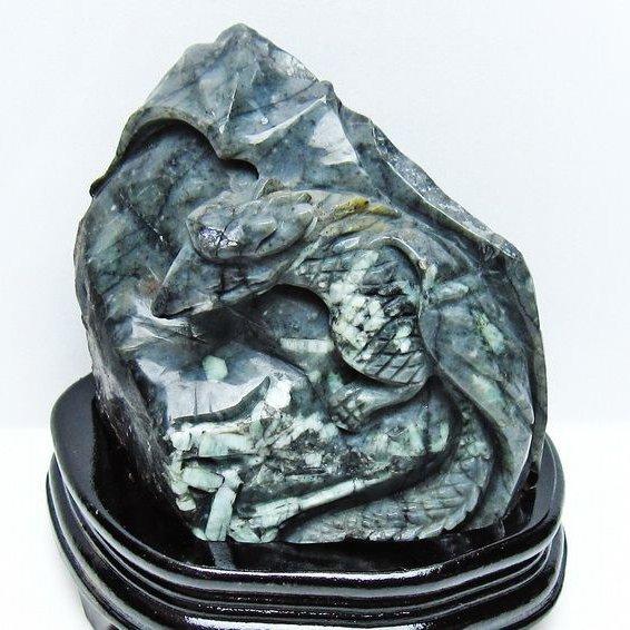 2.4Kg エメラルド 手彫り 龍 置物 t583-1156 : 銀座東道 天然石専門店 - 通販 - Yahoo!ショッピング