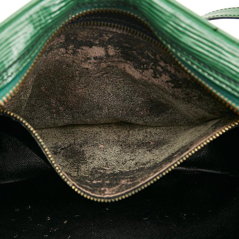 LOUIS VUITTON（ルイ・ヴィトン） ルイ ヴィトン エピ ジュヌフィーユ 斜め掛け ショルダーバッグ M52154 ボルネオグリーン ...