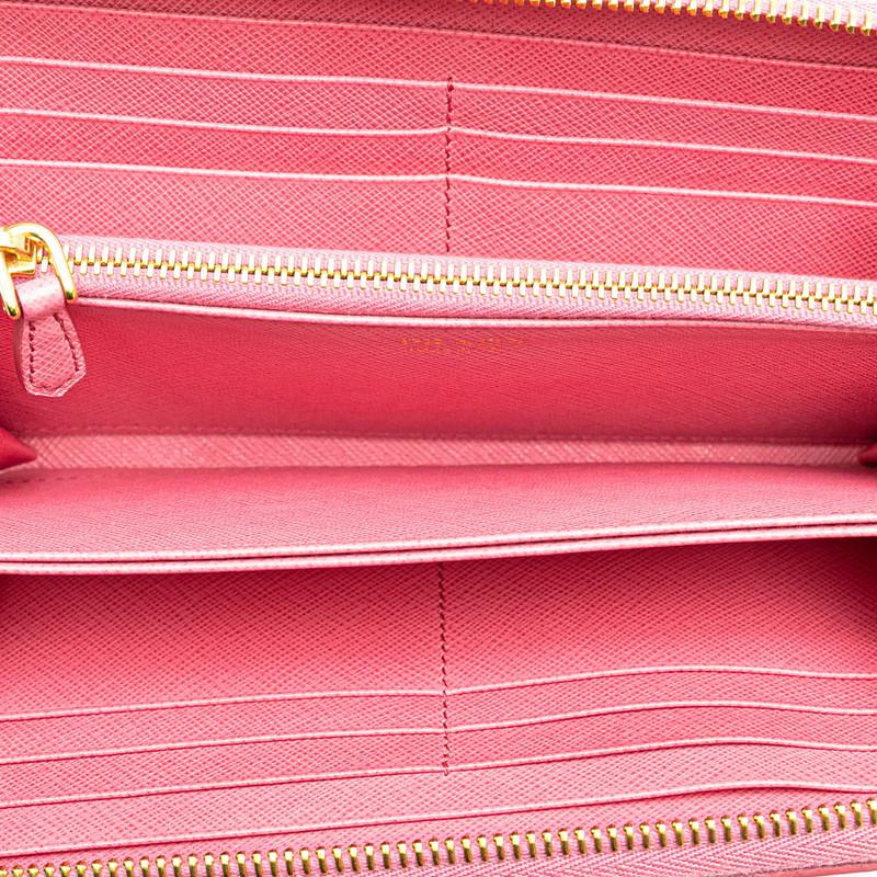 プラダ ロゴ ラウンドファスナー 長財布 1ML506 ピンク サフィアーノレザー レディース PRADA 【中古】 PRADA（プラダ） ラウンドファスナー 長財布 1ML506 ピンク