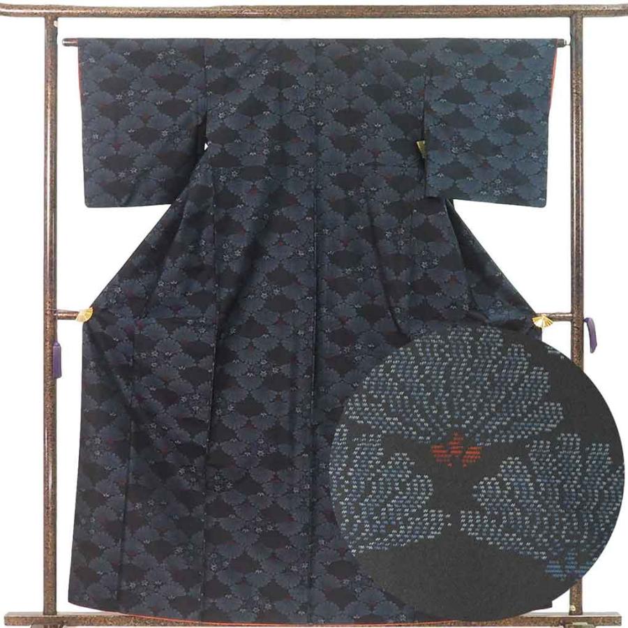 紬アンサンブル 羽織丈80cm 身丈161cm 裄64cm レディース 袷 菊 裄Mサイズ 秋冬春用 正絹（シルク）黒色 やや難 大島紬 : 新品とリサイクル着物呉服のきくや - 通販 ...