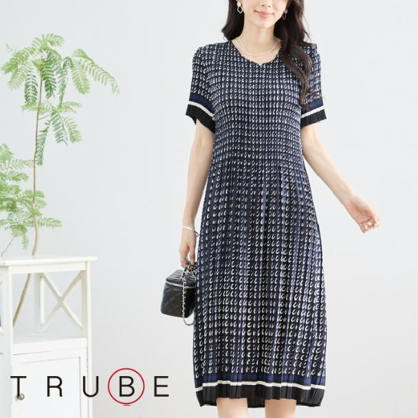 ワンピース プリーツ モダンプリントN82-279 フリー TRUBE M L 大人可愛い ミセス fmsd キレイメ 普段着 おしゃれ着 デイリーファッション : ゴールドスミス - 通販 ...