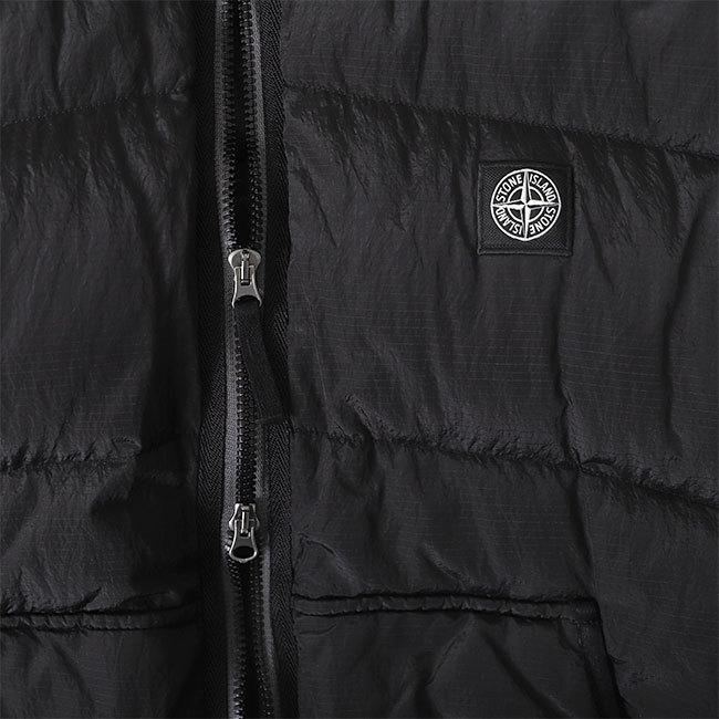 Stone Island ストーンアイランド 胸ロゴ ナイロンメタル フード Stone Island ストーンアイランド 胸ロゴ ナイロンメタル フード