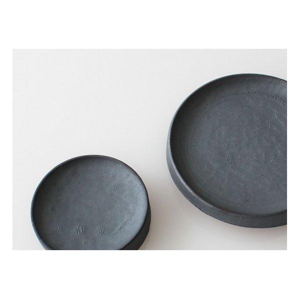 EBM 安田瓦 TSUKI 瓦食器 丸皿100 [3012100] : グッディーズ - 通販 - Yahoo!ショッピング