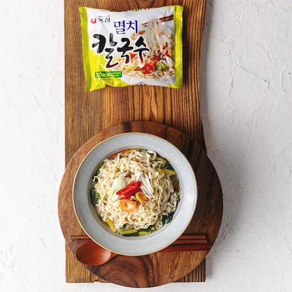NONGSHIM（農心） イワシカルクッス / BOX(98g×20個入り) イワシカルグクス 韓国ラーメン 煮干しカルグクス 袋ラーメン 日本バージョン : goodkoreamart ...