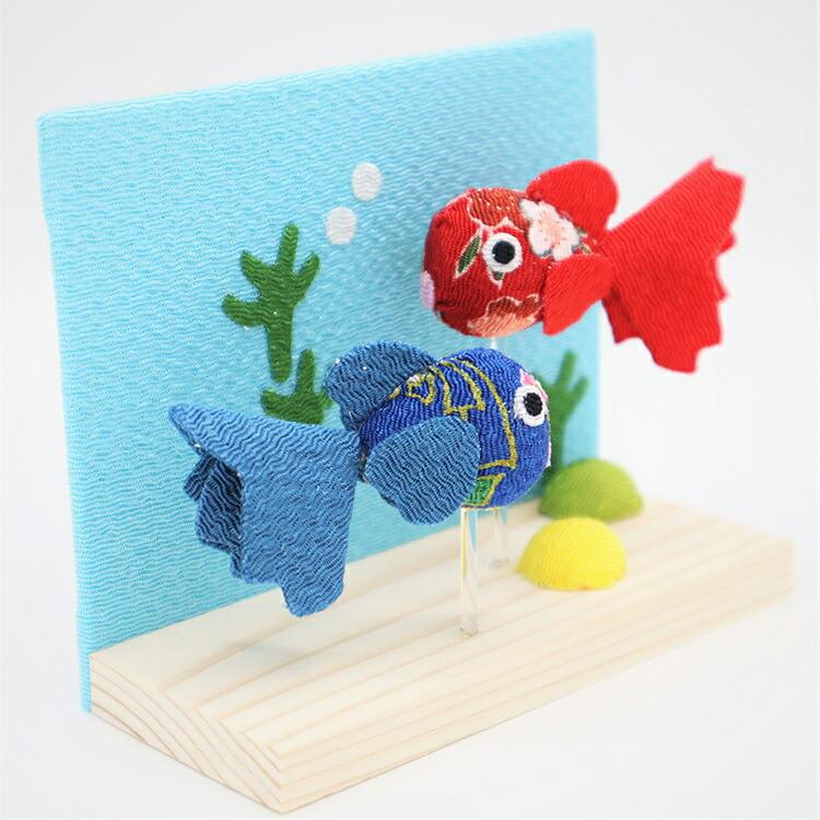 丸全 季節飾り 置物 歳時記 なつ 遊泳金魚 ブルー 約10×4.3×8cm :4571426572021:Goodsaniaマック土居店 - 通販 - Yahoo!ショッピング