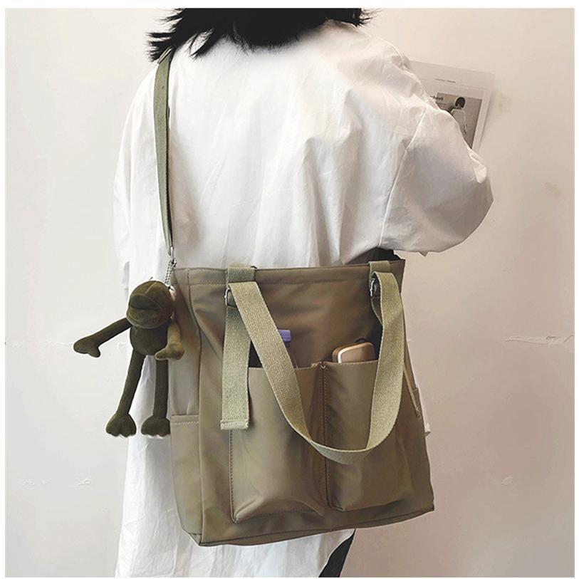 ショルダーバッグ レディース トートバッグ a4 大きめ ナイロン 多機能 ポケット 無地 バッグ ボストンバッグ シンプル トート 軽量 おしゃれ 通学 通勤 旅行 ...