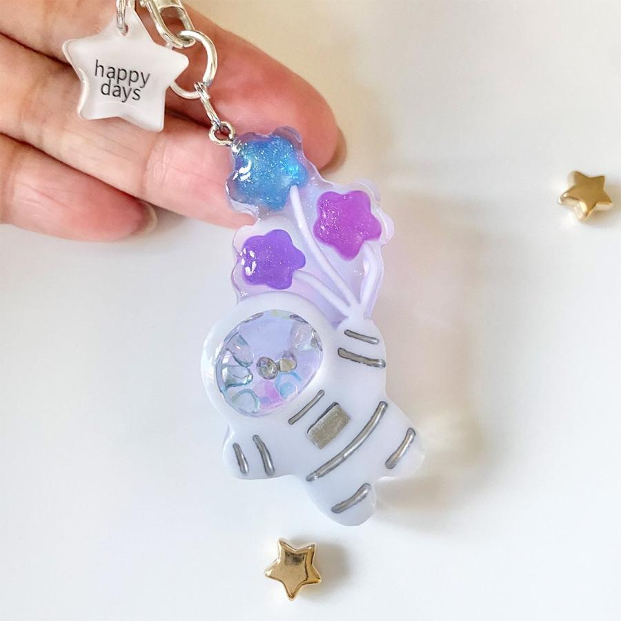 シリコン型・モールド 宇宙飛行士のカシャカシャ シリコンモールド シェイカーモールド シャカシャカ レジン型 男の子 キッズ キーホルダー UVレジン :21005-G:隠れ工房 ...