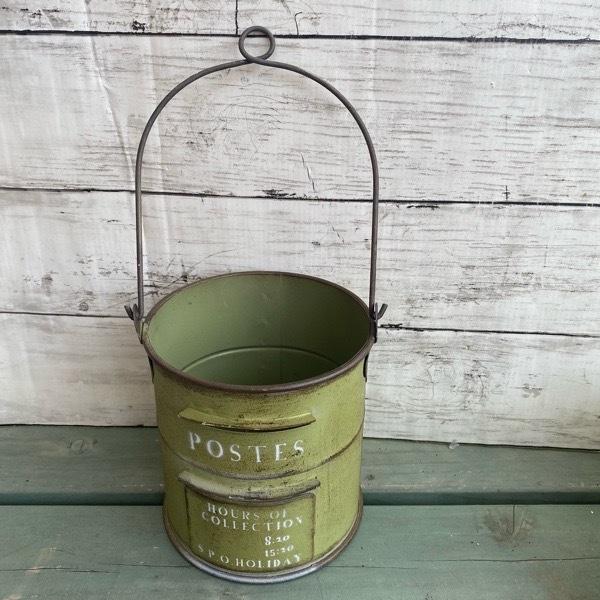 ブリキ ポストハングS グリーン(UN1477）穴あきプランター :20220304k-6:グリングリン - 通販 - Yahoo!ショッピング