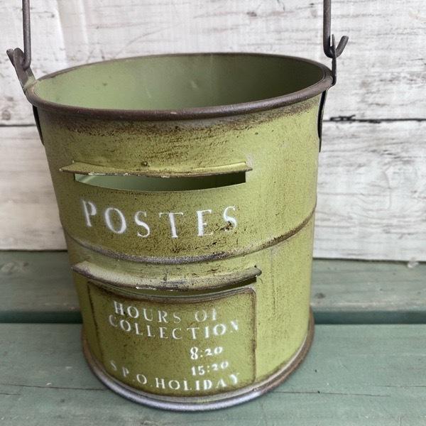ブリキ ポストハングS グリーン(UN1477）穴あきプランター :20220304k-6:グリングリン - 通販 - Yahoo!ショッピング