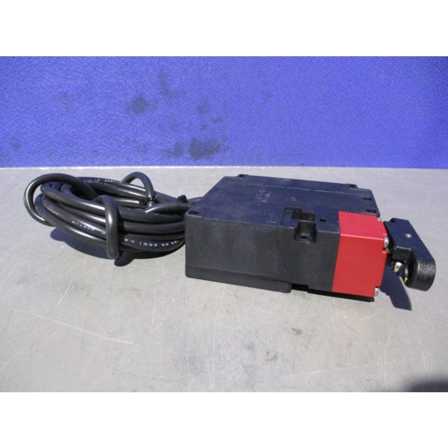 中古 OMRON D4NL-2DFG-B 小形電磁ロック・セーフティドアスイッチ (AATR70404D131 ...