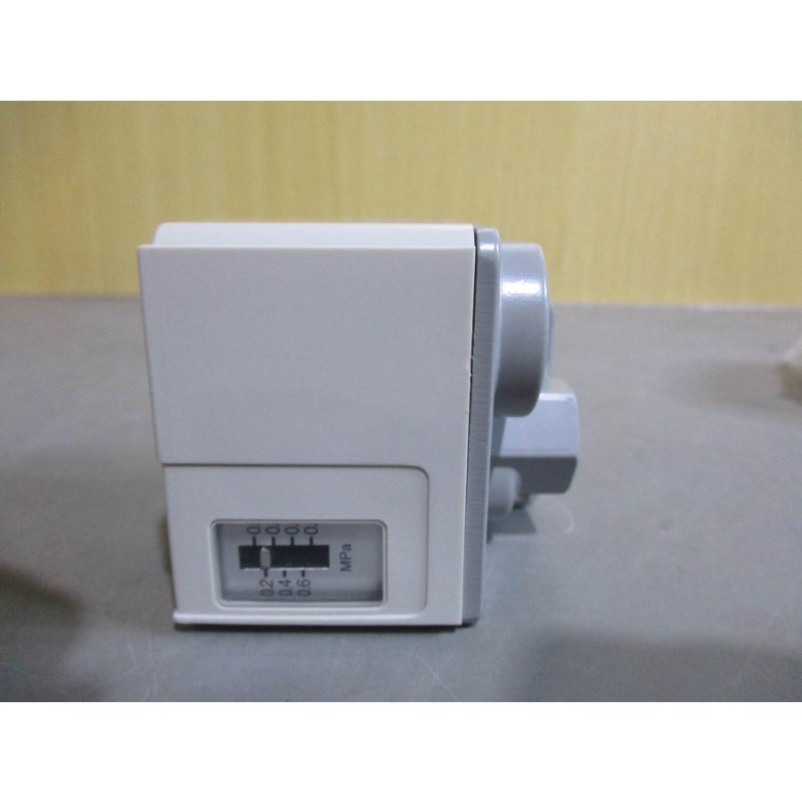 新古 SMC IS3010-02 空気圧用圧力スイッチ IS3000シリーズ 3個(EBJR60508C108 ...