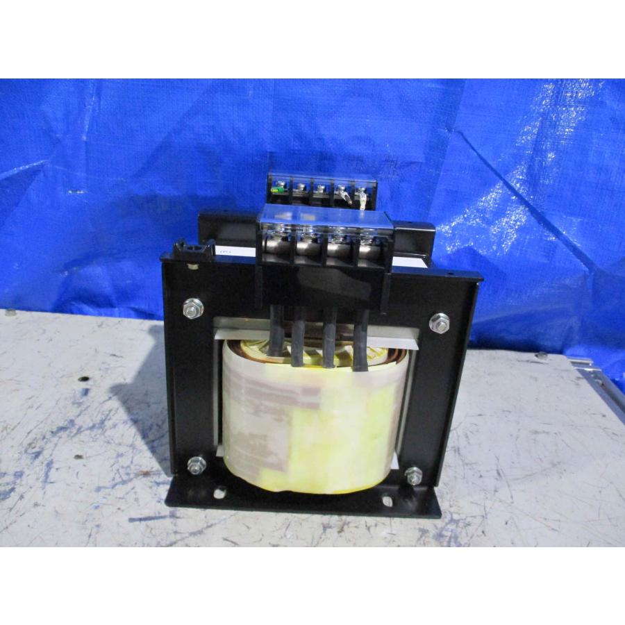 中古 TOYOZUMI isolation transformer SD21-03KB 200V対100Vの絶縁トランス 3KVA (JBFR60928D012 ...