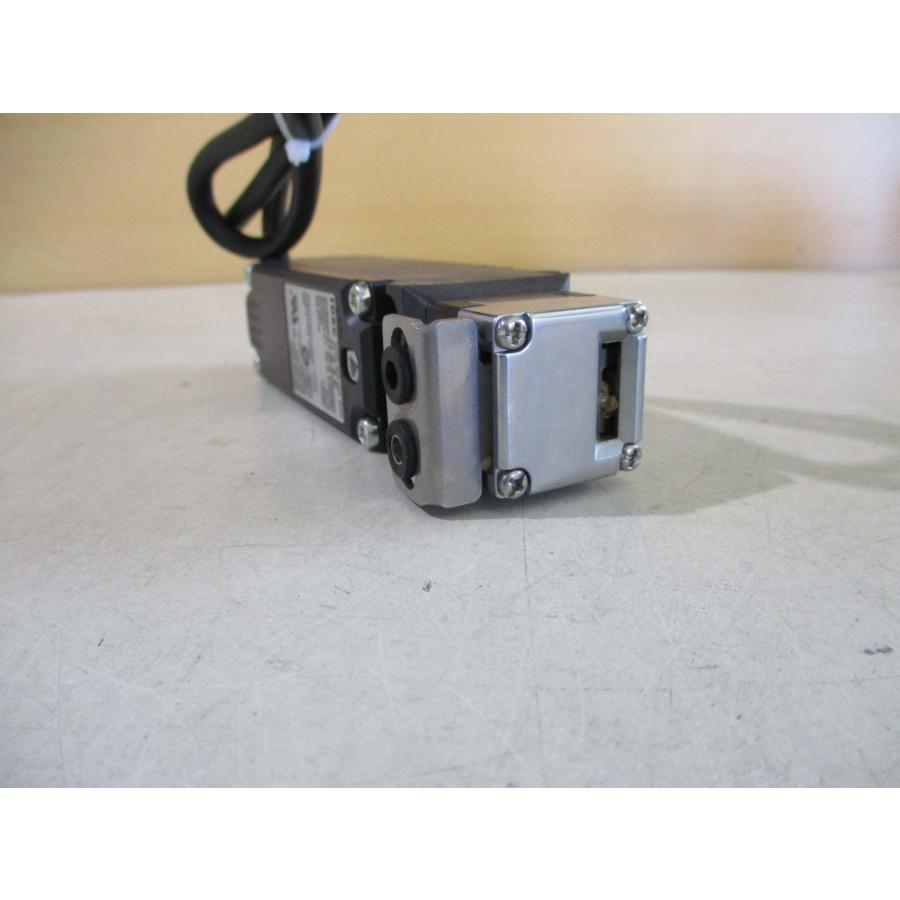 中古IDEC HS5E-F7Y ソレノイド付安全スイッチHS5E-F7Y AC-15 0.75A/250V DC-13 0.22A/125V ...