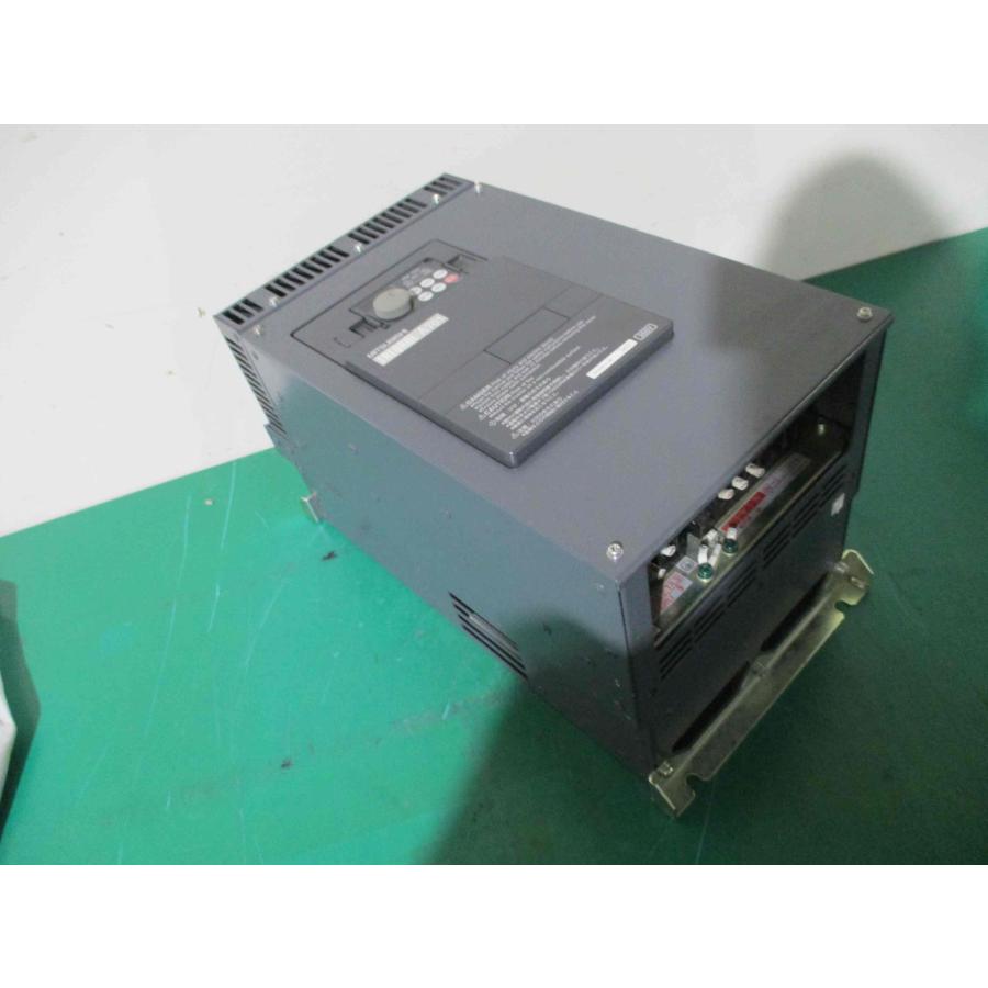 中古MITSUBISHI FR-A721-7.5K In: 52A 3PH AC200-240V 50/60Hz Out: 33A AC 200-240Vmax 0.2-400Hz ...