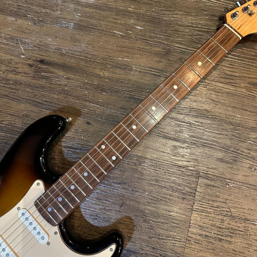 Squier by Fender Affinity Stratocaster Electric Guitar Squier by Fender Affinity Stratocaster Electric Guitar