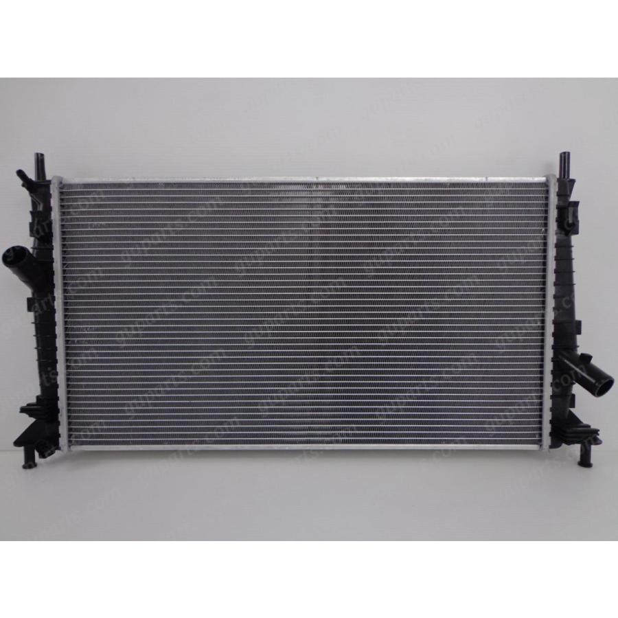 ボルボ（VOLVO） V50 MB4204S 2.0 2009〜 AT MT ラジエーター3M5H8005TL 3M5H8005TM ...