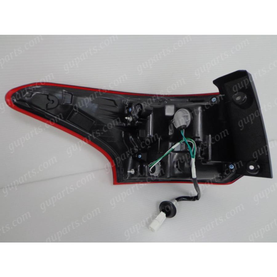 三菱 アウトランダー / PHEV GF7W GF8W GG2W GG3W H27.6〜 LED 右 リア テール ストップ ランプ ライト ...