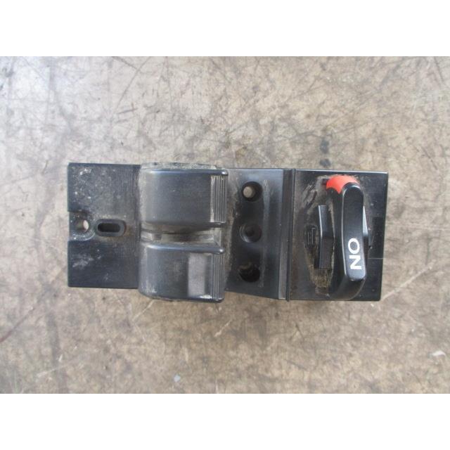 バモス LA-HM1 パワーウインドウスイッチ : 株式会社萩尾商会 - 通販 - Yahoo!ショッピング