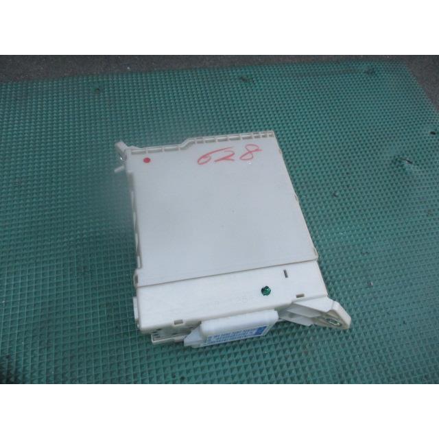 ヴェルファイア DBA-ANH20W ジャンクションブロック : 株式会社萩尾商会 - 通販 - Yahoo!ショッピング