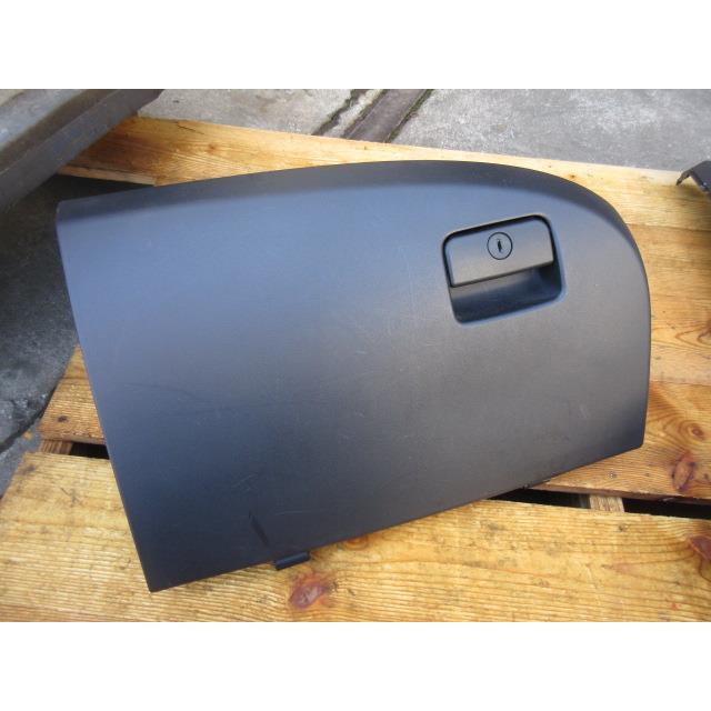 アウトランダー DBA-CW5W グローブBOX : 株式会社萩尾商会 - 通販 - Yahoo!ショッピング