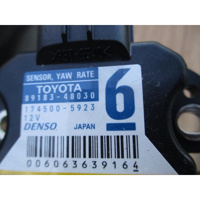 プリウスα DAA-ZVW40W ヨーレートセンサー 89183-48030 : 株式会社萩尾商会 - 通販 - Yahoo!ショッピング