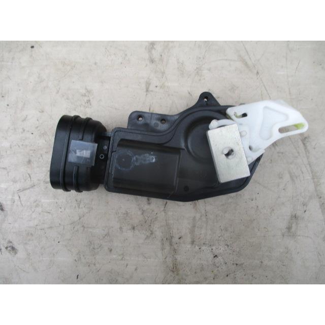 NOAH ノア DBA-ZRR75G ドアロックソレノイド : 株式会社萩尾商会 - 通販 - Yahoo!ショッピング