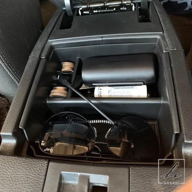 カーセンターコンソールオーガナイザーボックスアームレスト収納ボックスコンテナホルダートレイジープラングラー JK 2011-2017 インテリアアクセサリー : hanapi - 通販 ...