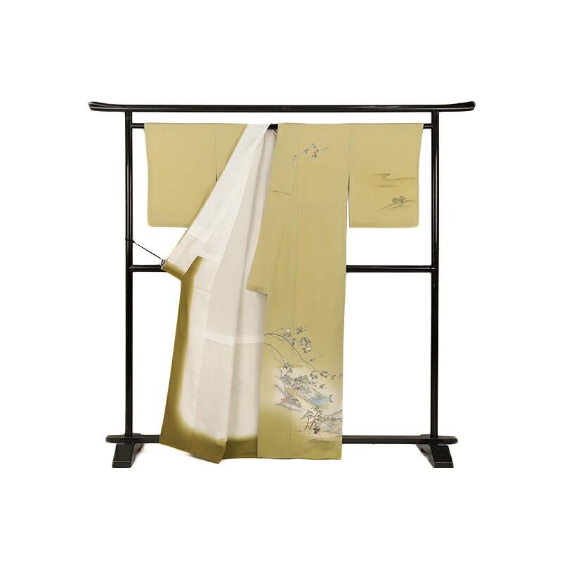 中古 訪問着 正絹 ちりめん 黄土色 からし色 風景 東海道 海 山 花 松 着物 リサイクル お洒落 結婚式 フォーマル 礼装用 身丈158cm 裄65cm Mサイズ No.3-0574 ...