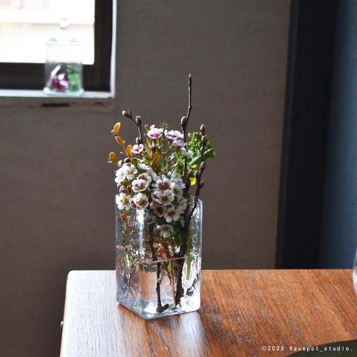 フラワーベース スクエア ゆらぎガラスのスクエアベース Mサイズ ガラスベース 四角 おしゃれ シンプル 透明 クリアガラス : Hauspot - 通販 - Yahoo!ショッピング