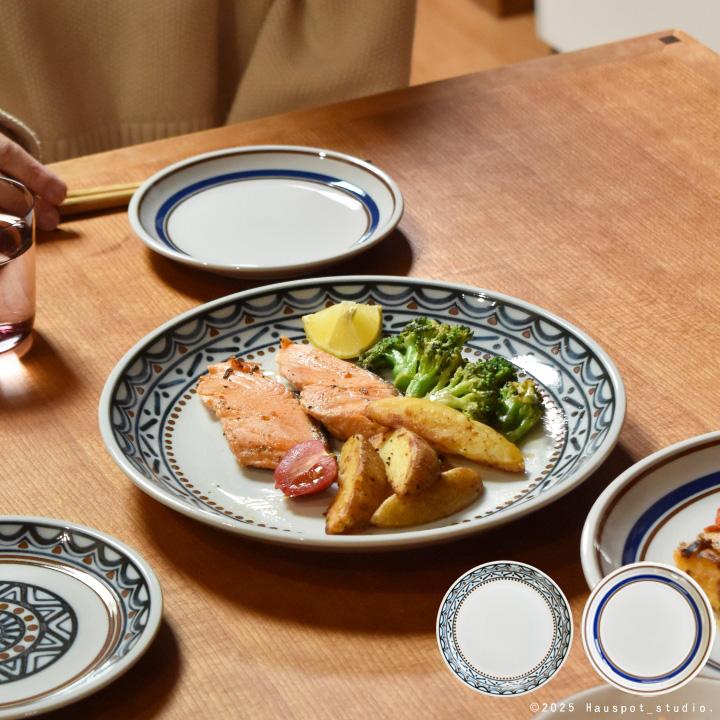 プレート 食器 日本製 25.5cm 大皿 ラウンドプレート ノルディコ/ボーダー 磁器 食洗機可 カフェ 北欧 器 おしゃれ かわいい ブルー ホワイト : Hauspot - 通販 ...