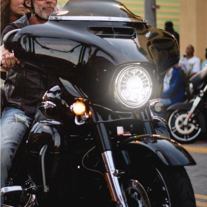 Custom Dynamics PROBEAM 7インチ・アダプティブLEDヘッドライト H4コネクター変換ハーネス付 クローム : HD ...