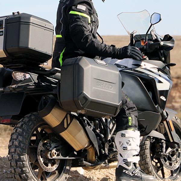 SHAD TR36B TERRA アルミサイドケース 右用 36L (ブラック) : 26768786 : HD-PARTS ハーレーパーツ ...