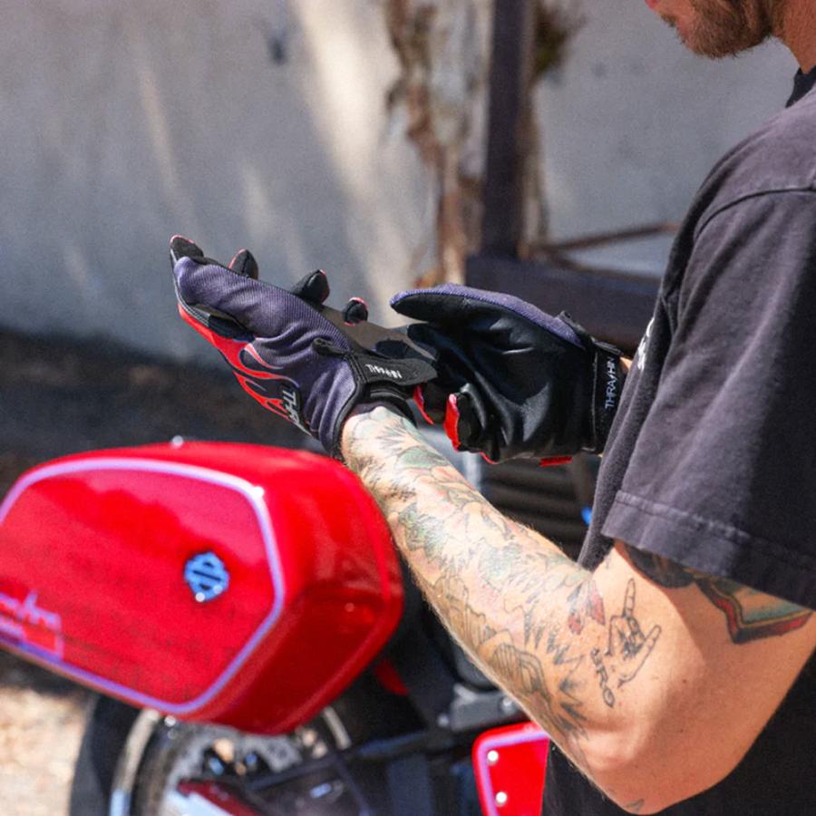 スラッシンサプライ SEL-SV1-21-08 Thrashin Supply ステルス レザーパーム フレイム レッド ハーレー : sel-sv1-21-08 : HD-PARTS.JP ...