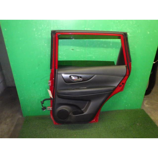 エクストレイル DBA-T32 右リアドア AX6 中古 : 株式会社ヒノデリユースセンター - 通販 - Yahoo!ショッピング