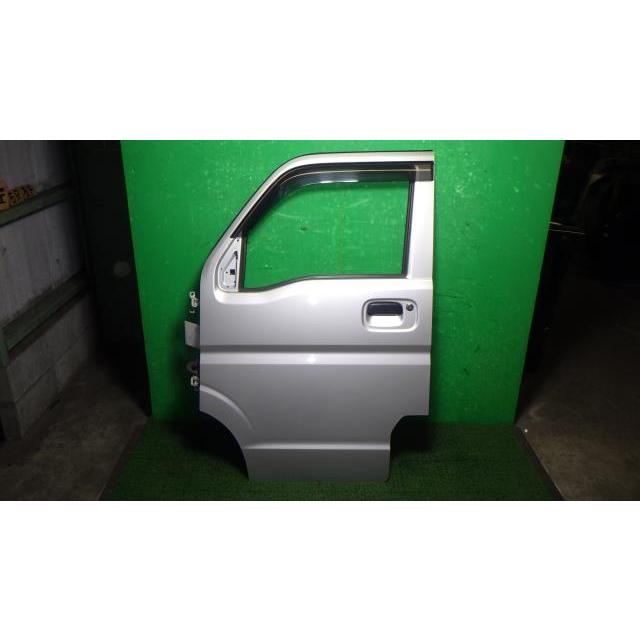 NV100クリッパー HBD-DR17V 左フロントドア Z2S 中古 : 株式会社ヒノデリユースセンター - 通販 - Yahoo!ショッピング