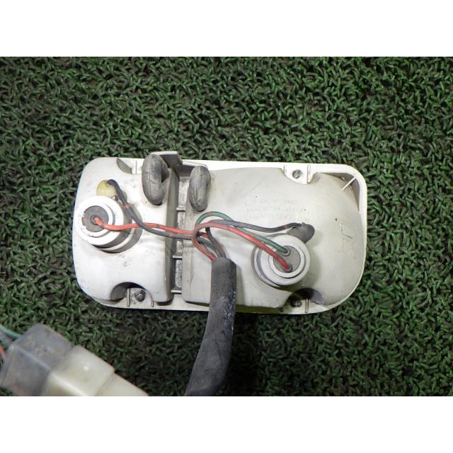 サンバー V-KS3 右テールランプ 中古 : 株式会社ヒノデリユースセンター - 通販 - Yahoo!ショッピング
