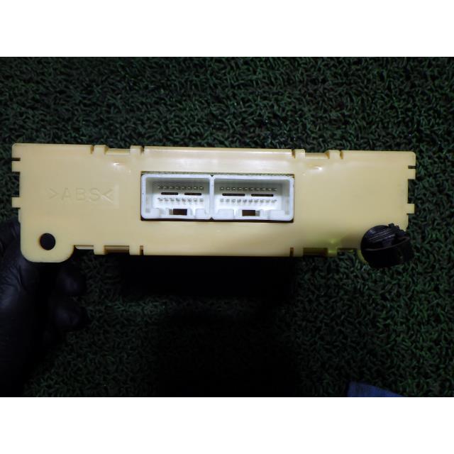 MPV UA-LW3W エアコンスイッチパネル 177300-5352 中古 :000030276560900:株式会社ヒノデリユースセンター - 通販 - Yahoo!ショッピング