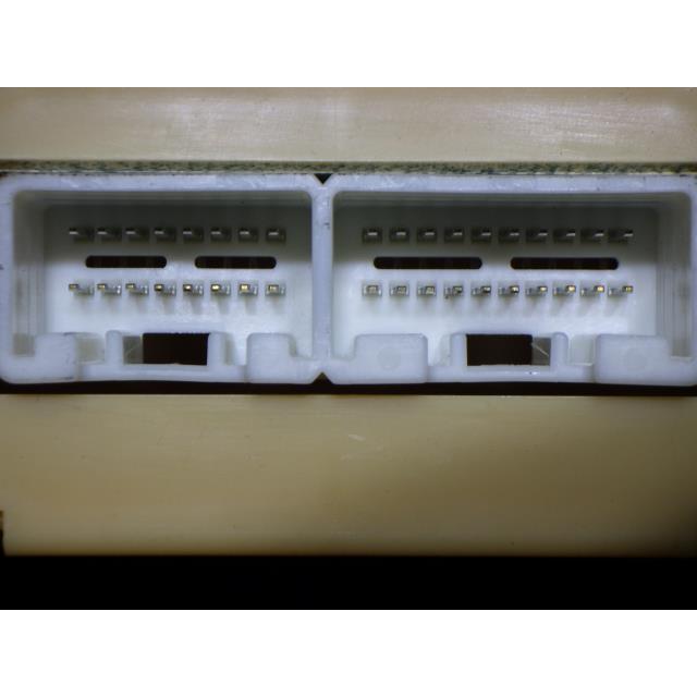 MPV UA-LW3W エアコンスイッチパネル 25D 177300-5352 L120-61-190B 中古 : 株式会社ヒノデリユースセンター - 通販 - Yahoo!ショッピング