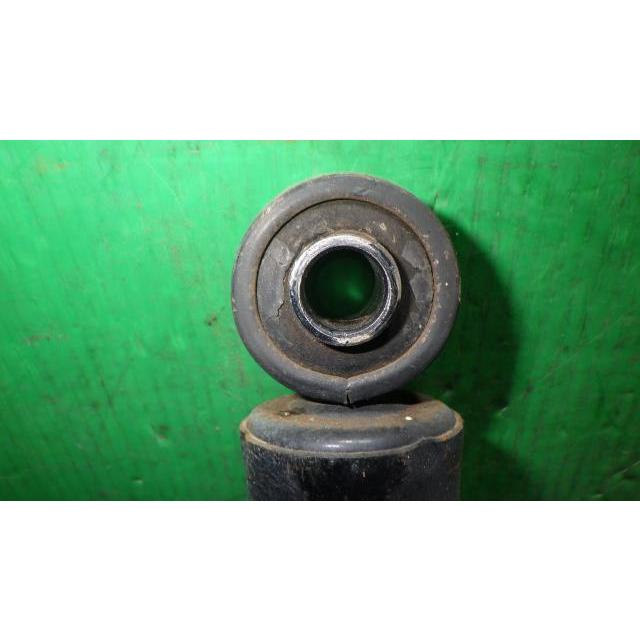 サンバー V-KS4 右リアショックアブソーバー 20360TA001 中古 : 株式会社ヒノデリユースセンター - 通販 - Yahoo!ショッピング