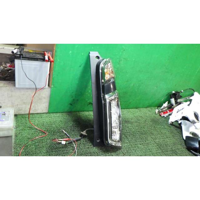 N-WGN N−WGN DBA-JH1 右テールランプ スタンレー W1399 中古 : 株式会社ヒノデリユースセンター - 通販 - Yahoo!ショッピング