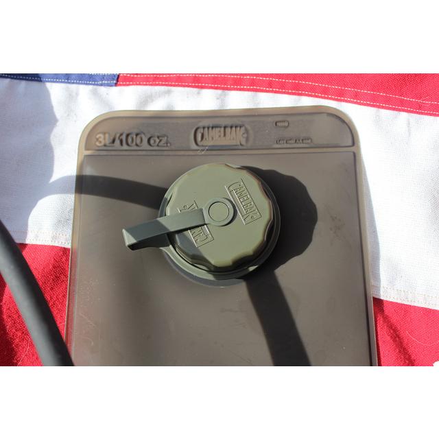 米軍実物 ハイドレーションパック 3L CAMELBAK 49x : ホバートブロス - 通販 - Yahoo!ショッピング