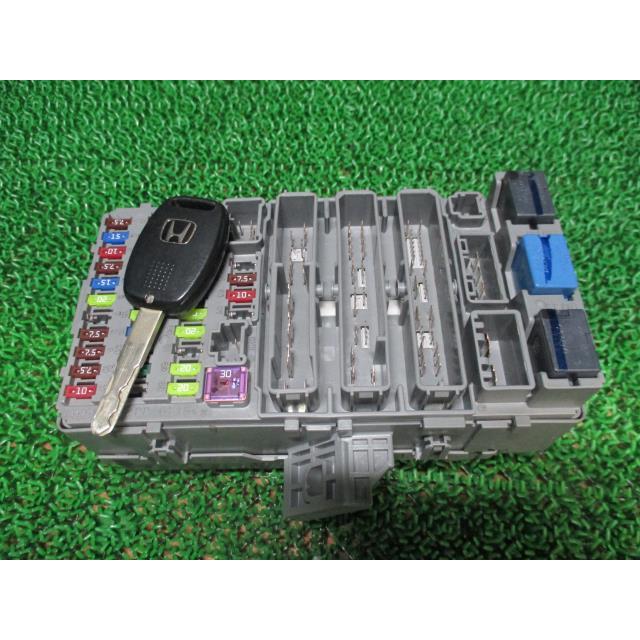 ストリーム DBA-RN6 ヒューズボックス NH737M 38200-SMC-J11 : ほりおパーツヤフー店 - 通販 - Yahoo ...