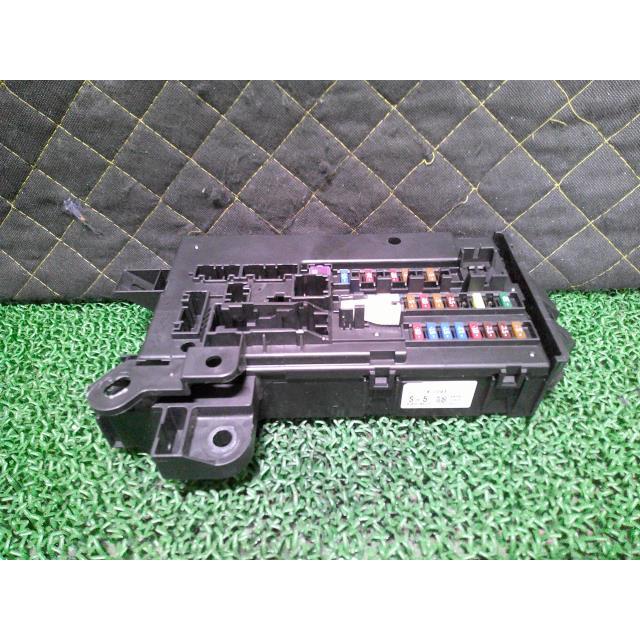 ハイゼット 5BD-S321V ヒューズボックス W19 82600-B5070 : ほりおパーツヤフー店 - 通販 - Yahoo!ショッピング