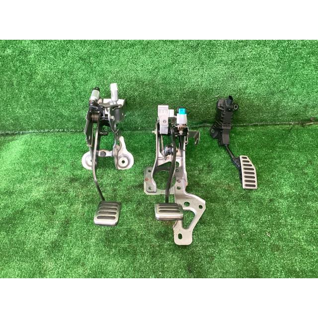 スイフト CBA-ZC33S ペダル スポーツ ZWP 49400-67R01.49600-67R00 : リサイクルパーツHOWA - 通販 - Yahoo!ショッピング