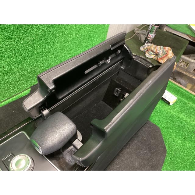 ベンツ Eクラス DBA-212247C コンソールボックス E250 ブルーエフィシェンシー 650 : リサイクルパーツHOWA - 通販 - Yahoo!ショッピング