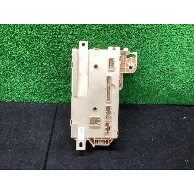 ムーヴ ムーヴコンテ DBA-L575S ヒューズボックス X B69 82600-B2470 : リサイクルパーツHOWA - 通販 - Yahoo!ショッピング