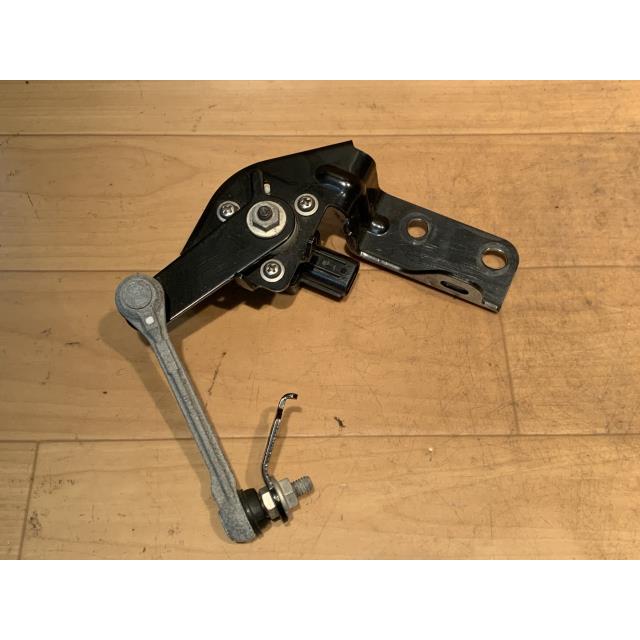 パジェロ LDA-V98W ハイトコントロールセンサー 8651A064 : IAC-PARTS - 通販 - Yahoo!ショッピング